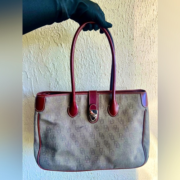 Dooney & Bourke | Bags | Dooney Bourke Signature Canvas Tote Euc | Poshmark